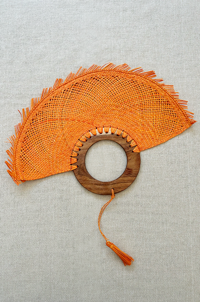 Woven Fans – La Paso Bien
